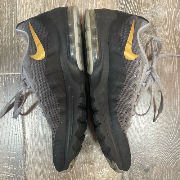 Nike | Shoes | Nike Air Max Invigor Womens Sneaker Size 95 Gray Running ...